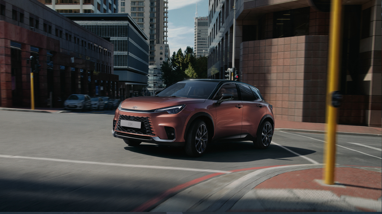 RXオーナーも羨むプレミアムコンパクトSUV「レクサスLBX」発表！ | EGORIDE